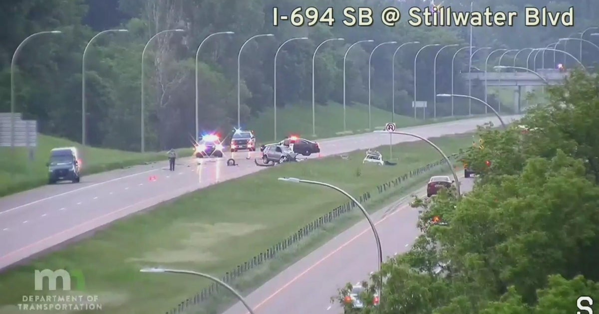 At least 1 killed, child gravely injured in wrong-way crash on I-694 in Oakdale - CBS Minnesota