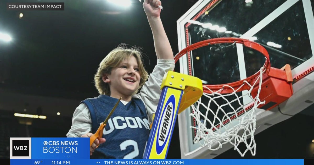 11-year-old UConn basketball teammate honored at Team Impact Gala - CBS ...