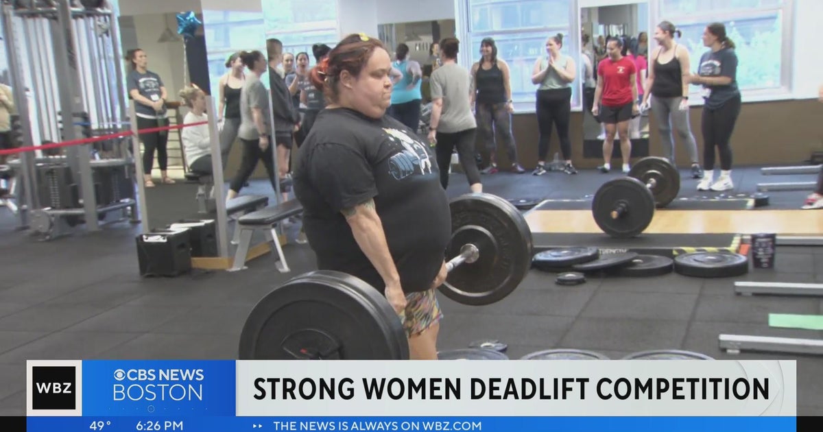 'Strong Women' deadlift competition held at Healthworks in Brookline ...
