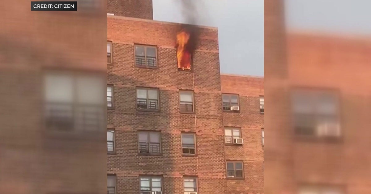 4 hurt in East Harlem high-rise fire - CBS New York
