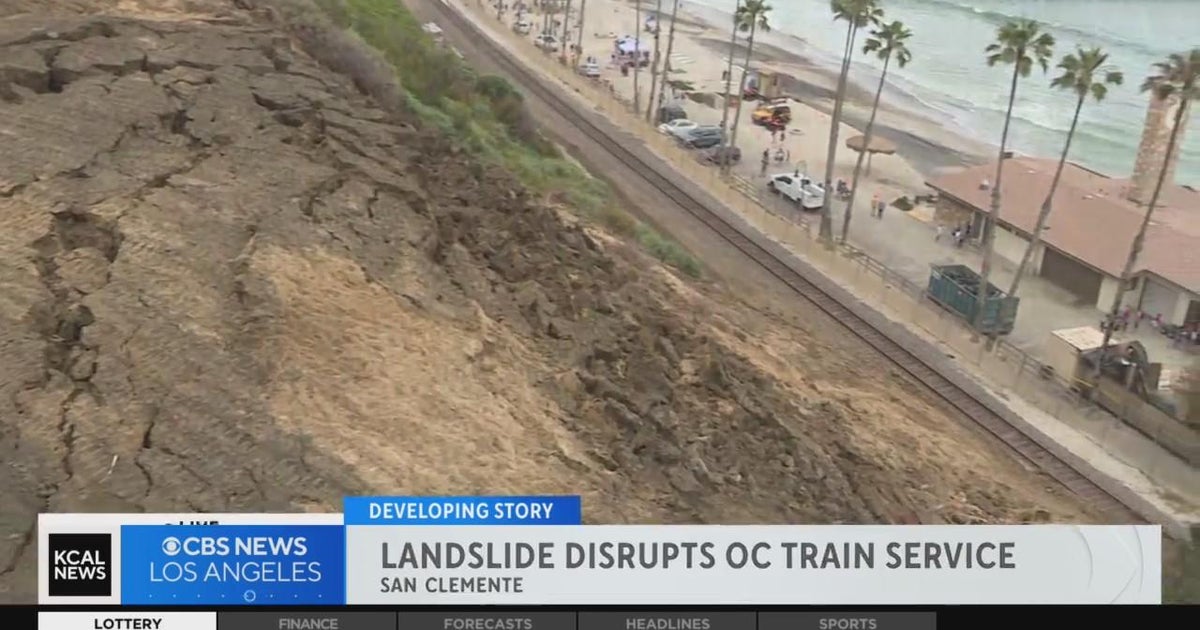 San Clemente landslide closes Orange County Line tracks - CBS Los Angeles