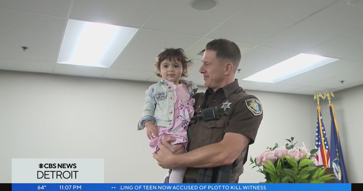 Macomb County deputies reunite with 2-year-old girl they rescued - CBS ...