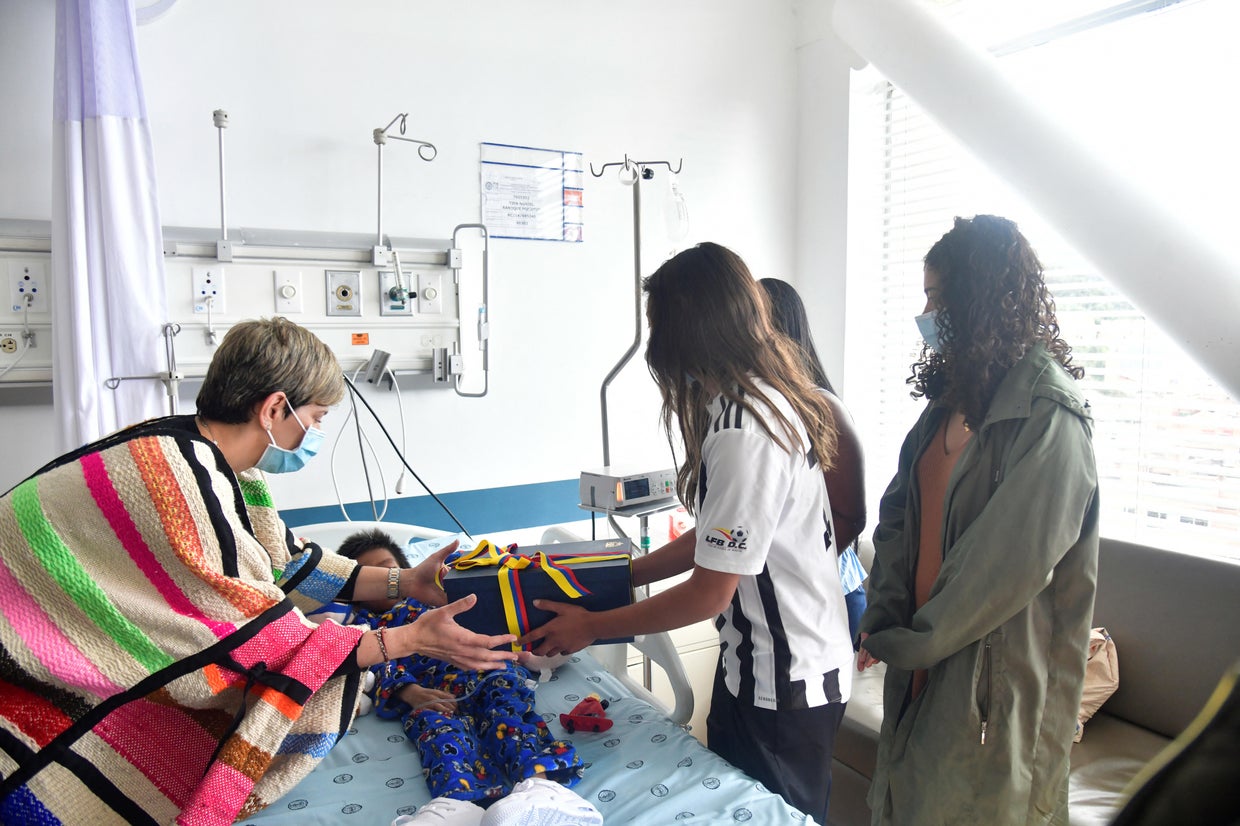 4 children who survived 40 days in Colombia jungle reunited with ...
