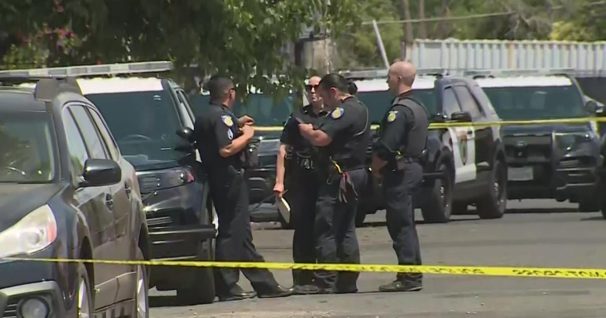 Police investigating deadly shooting on Lampasas Avenue in North Sacramento - CBS Sacramento