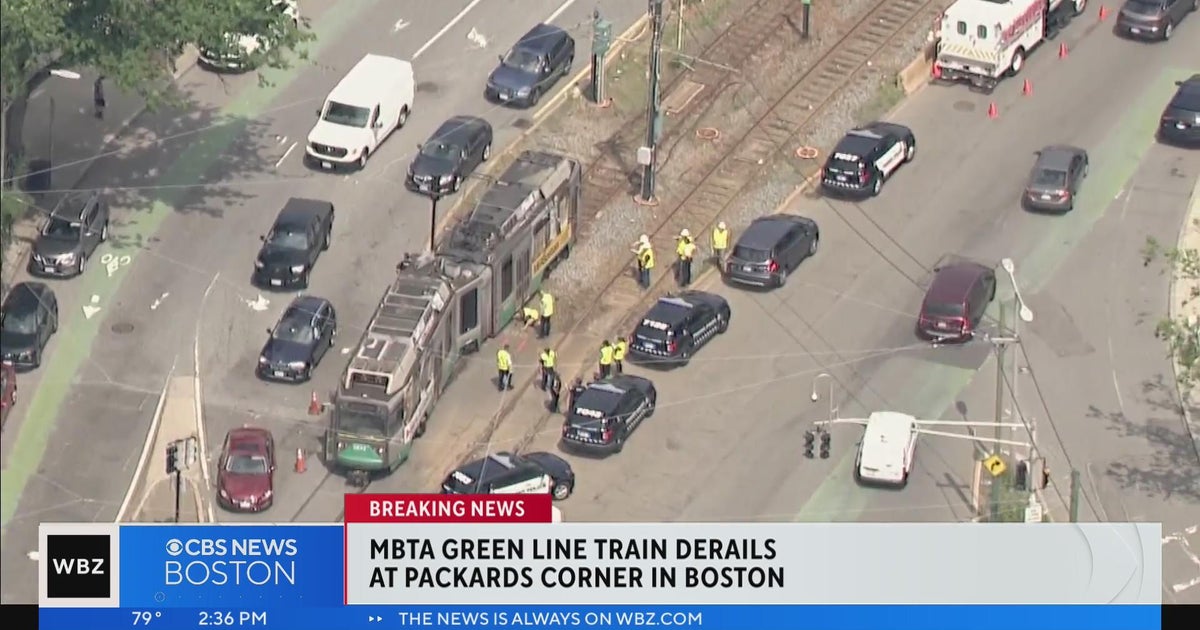 MBTA Green Line trolley derails in Boston - CBS Boston