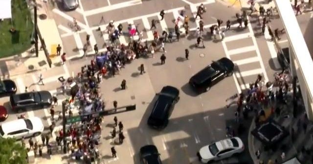 Trump motorcade leaves courthouse after arraignment in Miami with ...
