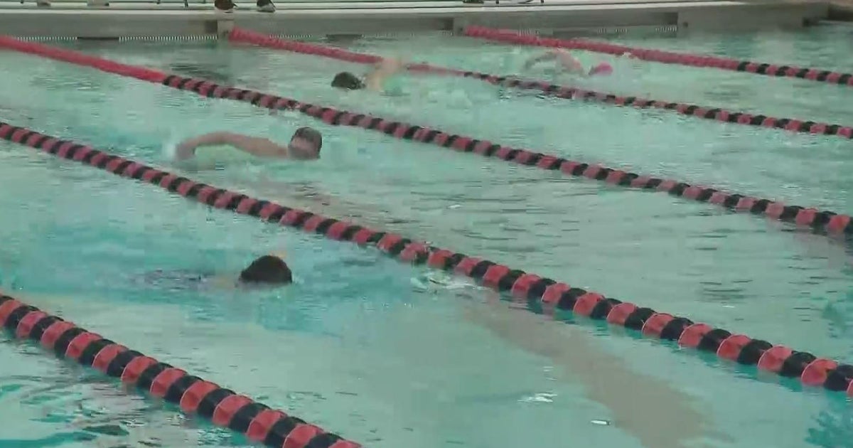 More than 300 Chicago Park District lifeguard training - CBS Chicago