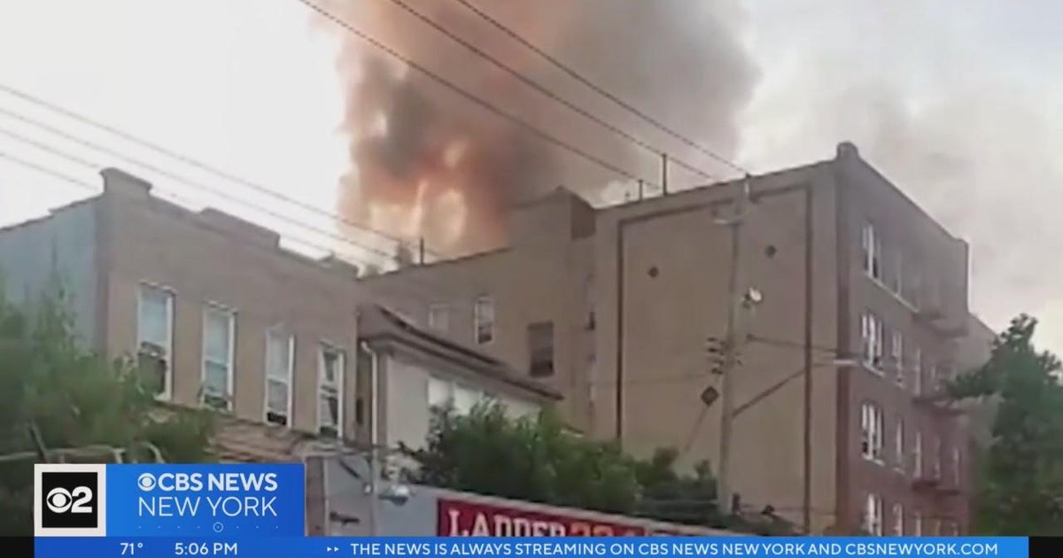 2 dead after Bronx apartment building fire - CBS New York