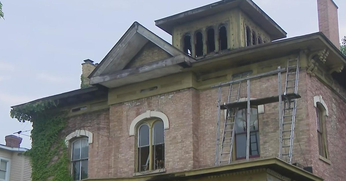 Historic 154-year-old Austin house damaged in fire - CBS Chicago