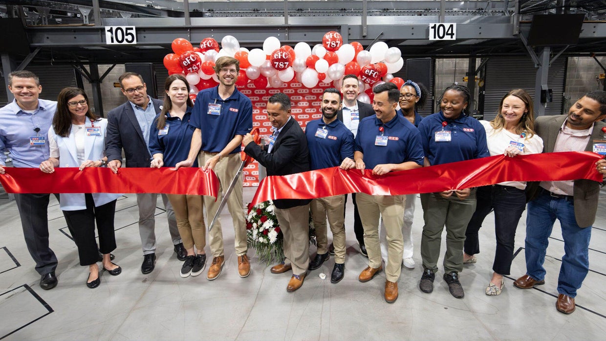 H-E-B opens eCommerce fulfillment center in Plano - CBS Texas