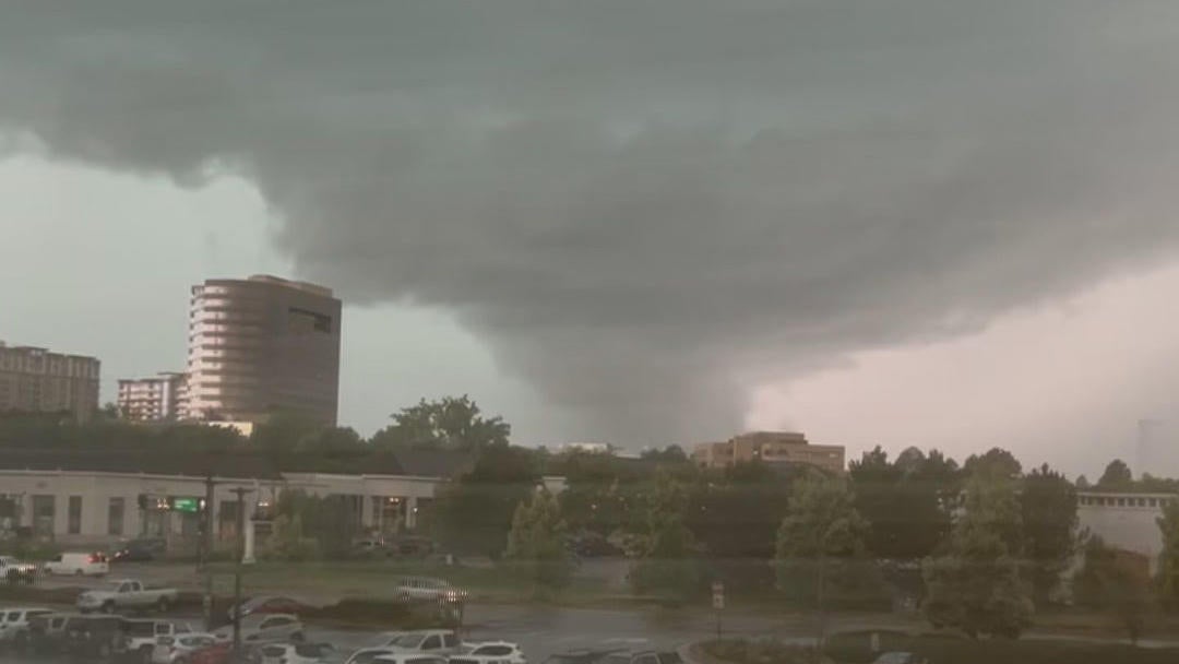 Highlands Ranch tornado damages roofs, fences, trees - CBS Colorado