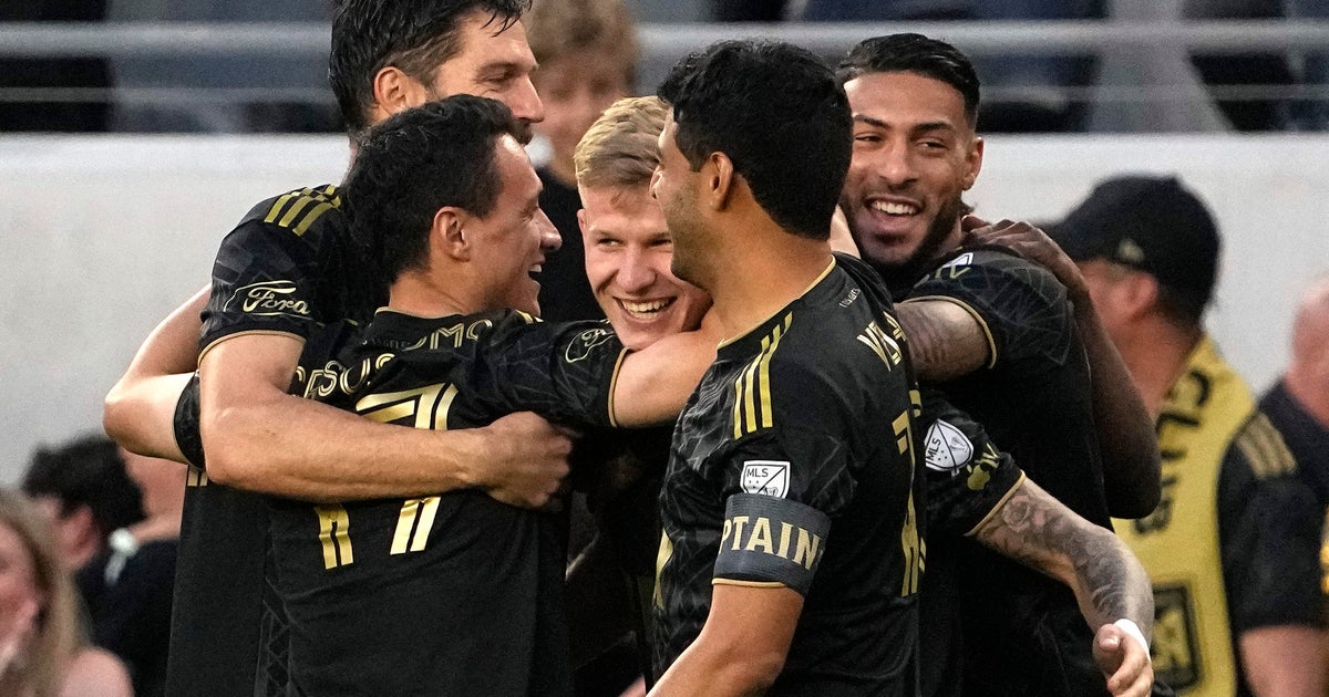 Bogusz, McCarthy lead LAFC to 1-0 victory over Sounders - CBS Los Angeles