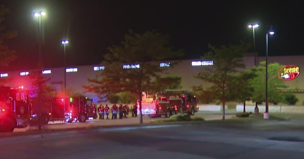 Shooting at Romeoville entertainment complex leaves 2 hurt - CBS Chicago