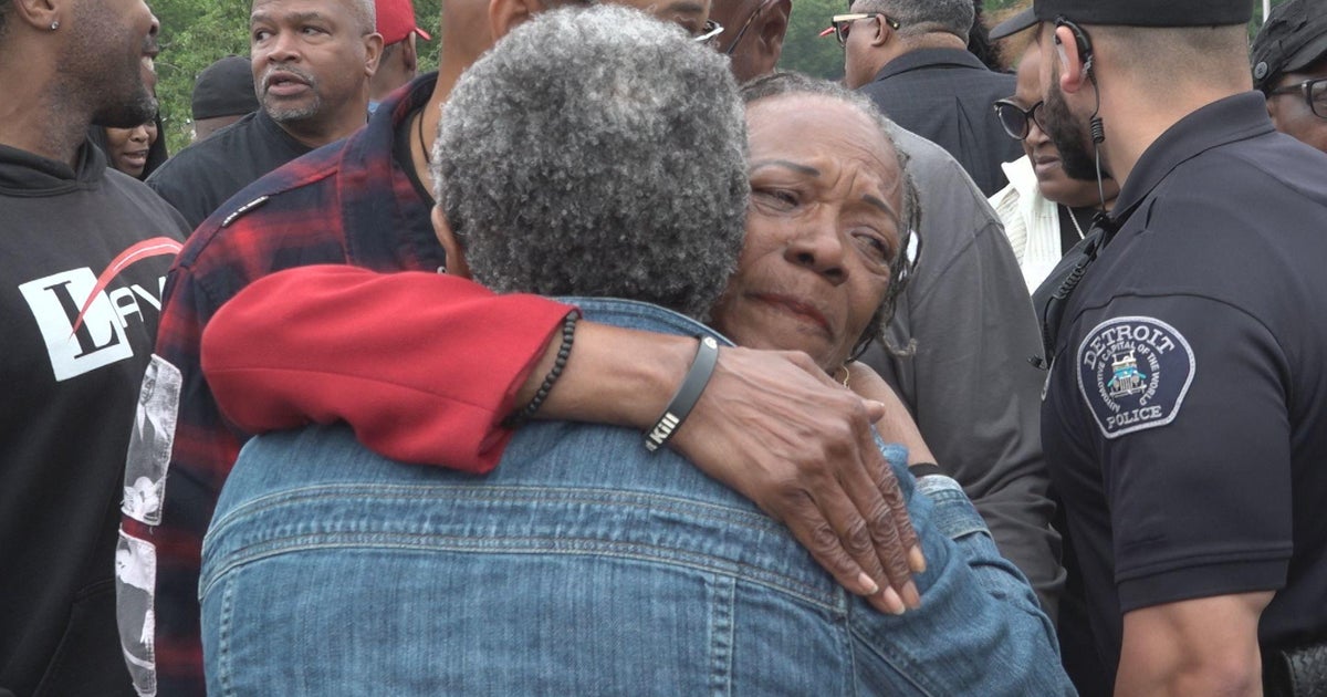 Detroit community holds prayer vigil for activist Minister Malik ...