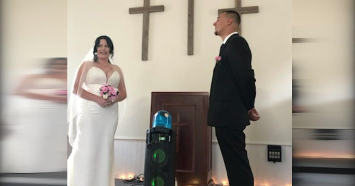 Colorado wedding officiated by Chat GPT - CBS Colorado