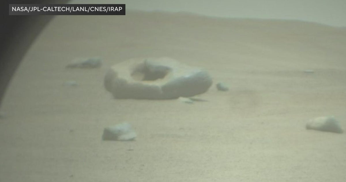 Mars rover captures image of donut shaped rock - CBS Chicago