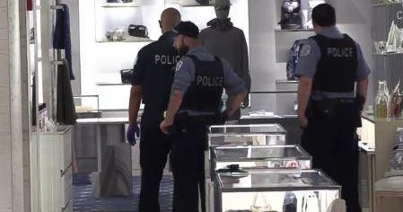 Dior store on Chicago's Gold Coast targeted by burglars - CBS Chicago