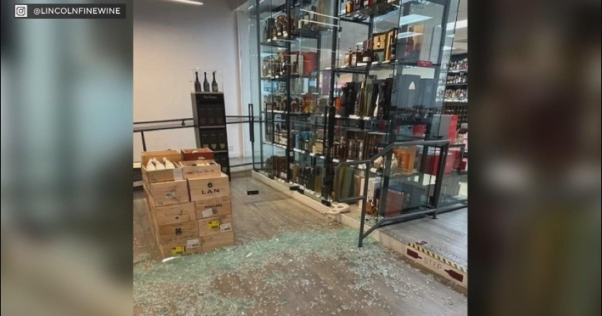 Local wine store out $600,000 after thieves break in through the roof ...