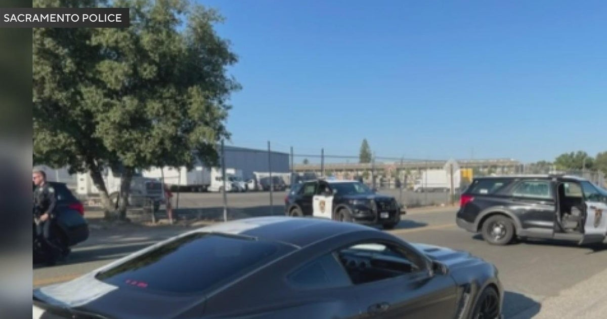 2 arrested in a massive sideshow that involving more than 400 cars ...