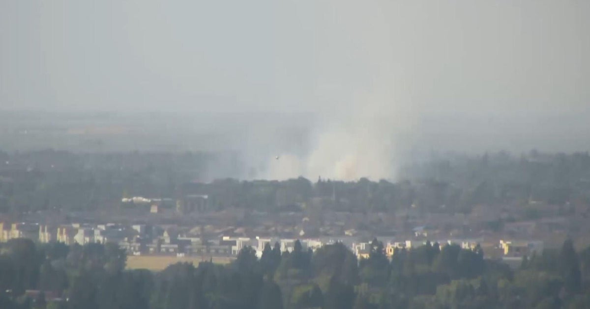 Firefighters battle 2-alarm fire at North Natomas Regional Park - CBS ...