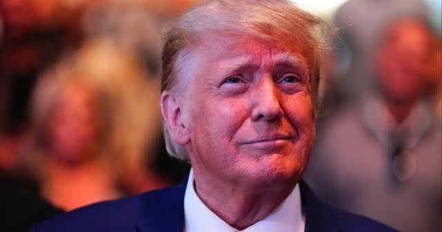 Trump to skip key Iowa event amid feud with governor - CBS News