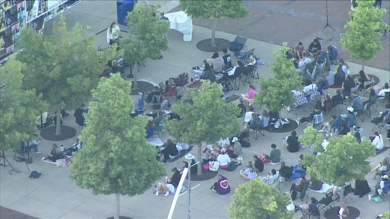 Taylor Swift fans line up in Denver for hours as merchandise truck ...