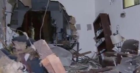 Car plows all the way through Pomona office building - CBS Los Angeles