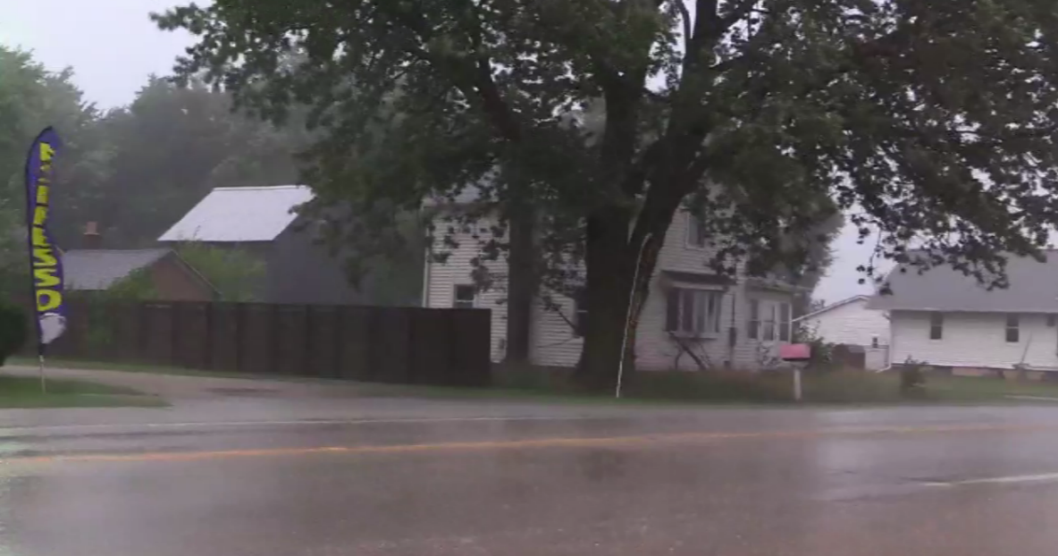 Severe weather causes possible tornado in DuPage County - CBS Chicago