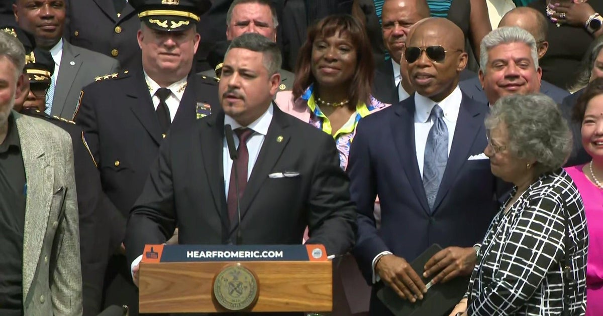 Edward Caban sworn in as 46th NYPD commissioner - CBS New York