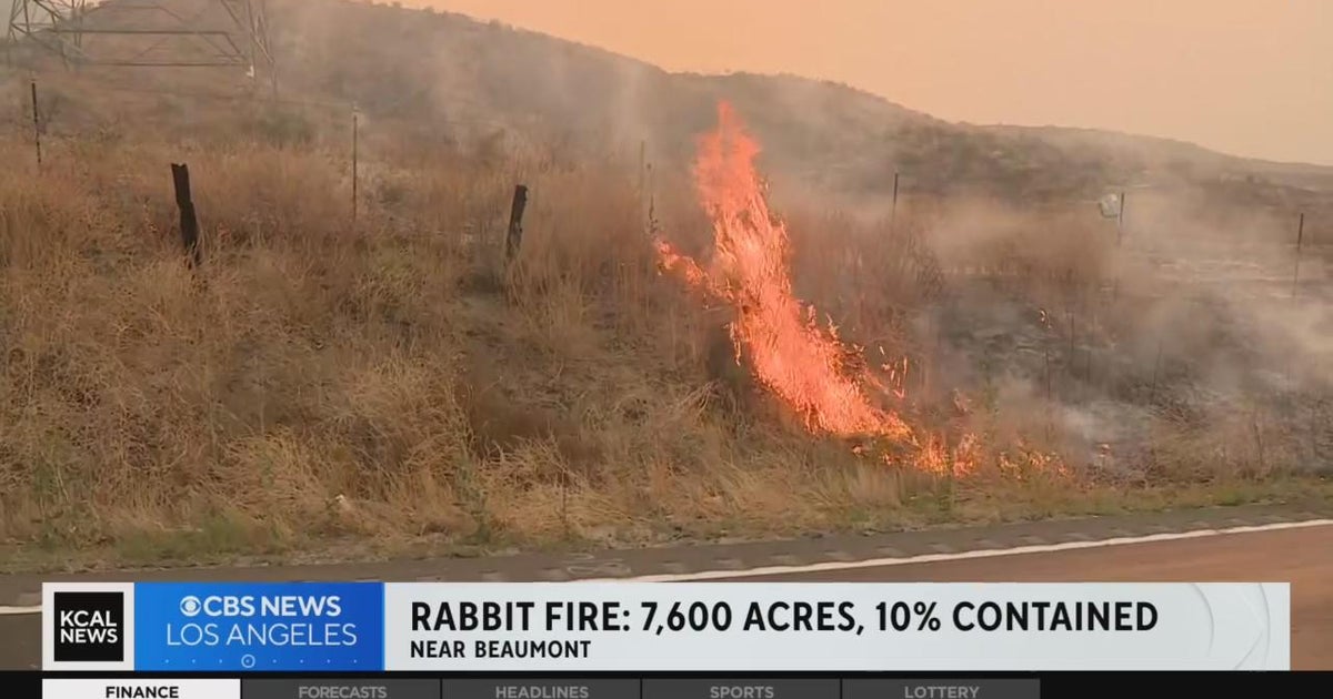 7,600-acre Rabbit fire continues to burn near Beaumont; containment ...