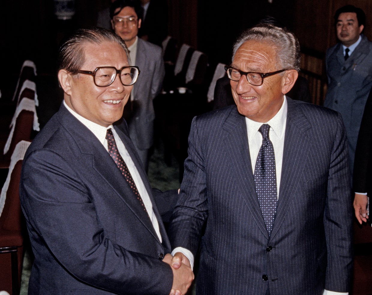 China's Xi Jinping meets "old friend" Henry Kissinger in Beijing to ...