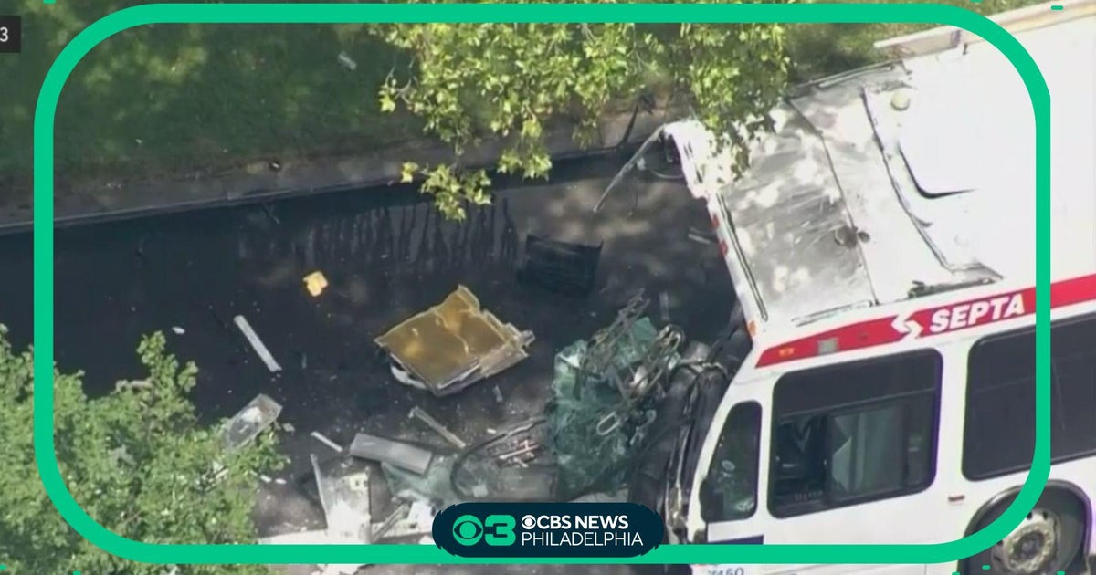 2 SEPTA buses collide in Northeast Philadelphia - CBS Philadelphia