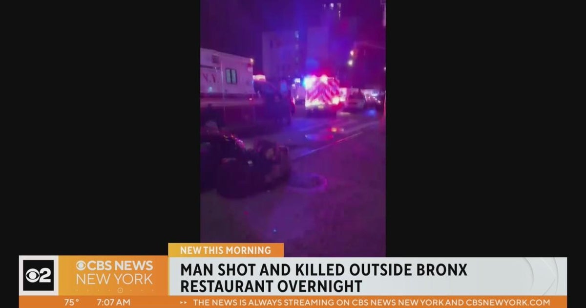 Man shot and killed outside Bronx restaurant - CBS New York