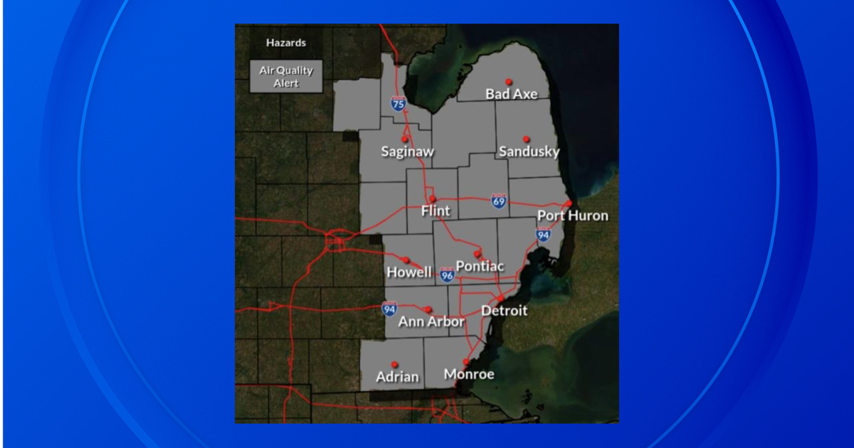 Wildfire smoke from Canada triggers air quality alert in Michigan - CBS ...
