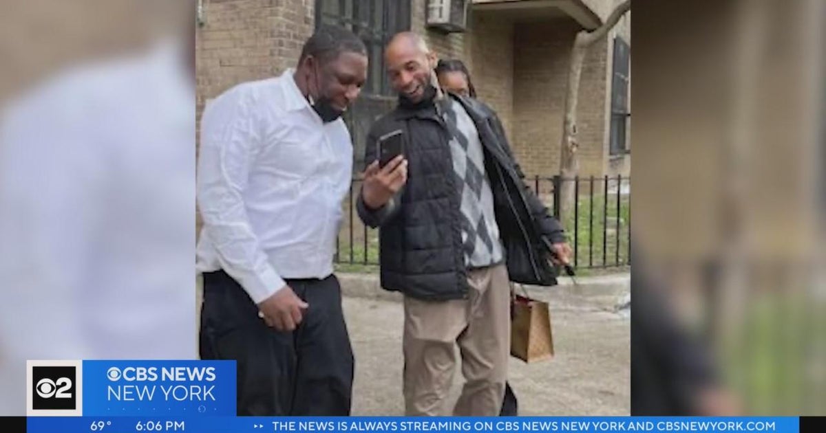 Family of Rikers inmate who died wants answers - CBS New York