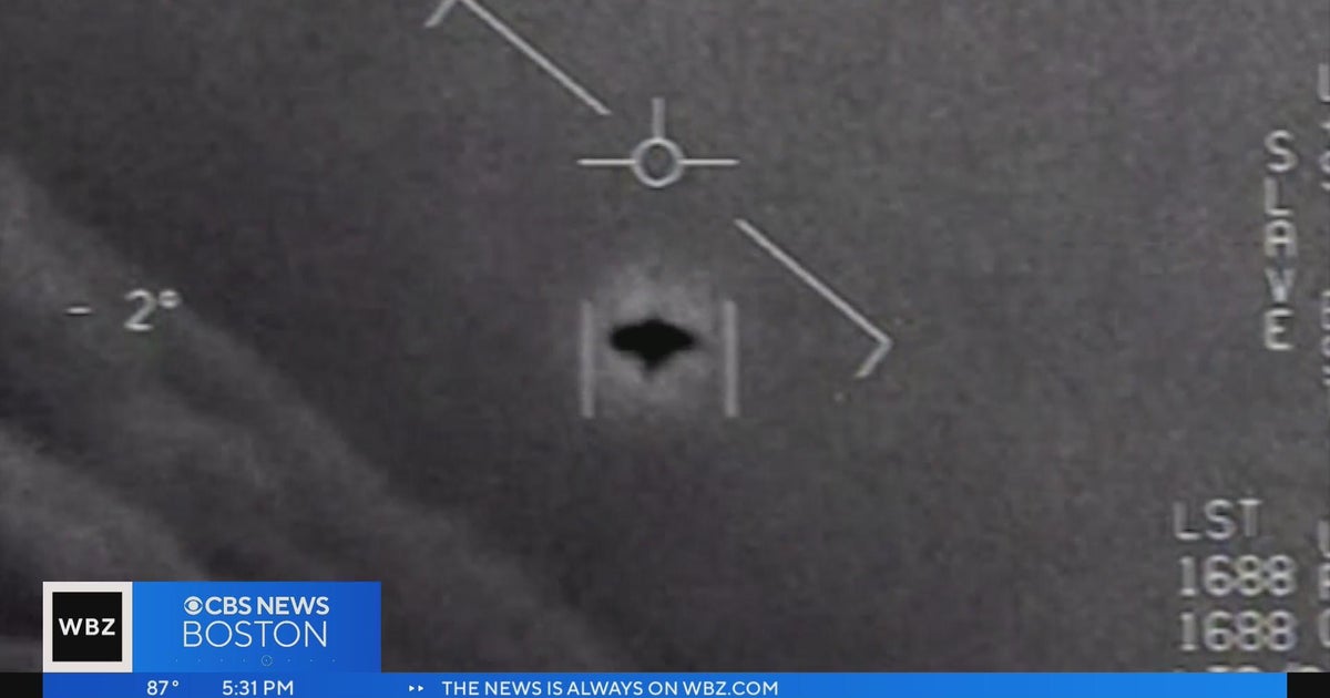 Former military members testify about close encounters with UFOs - CBS ...