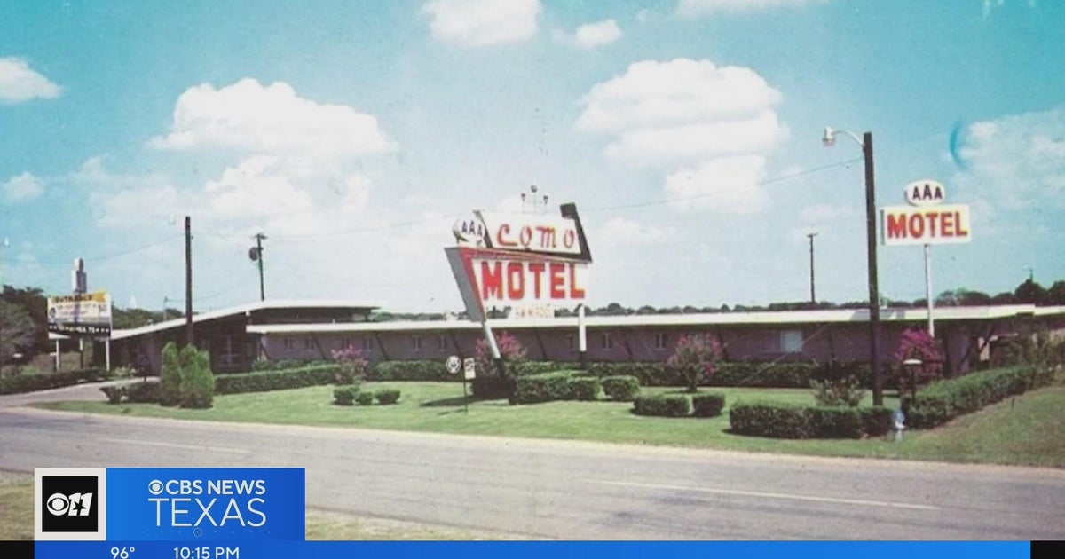 Preservationists rally to save historic Como Motel - CBS Texas