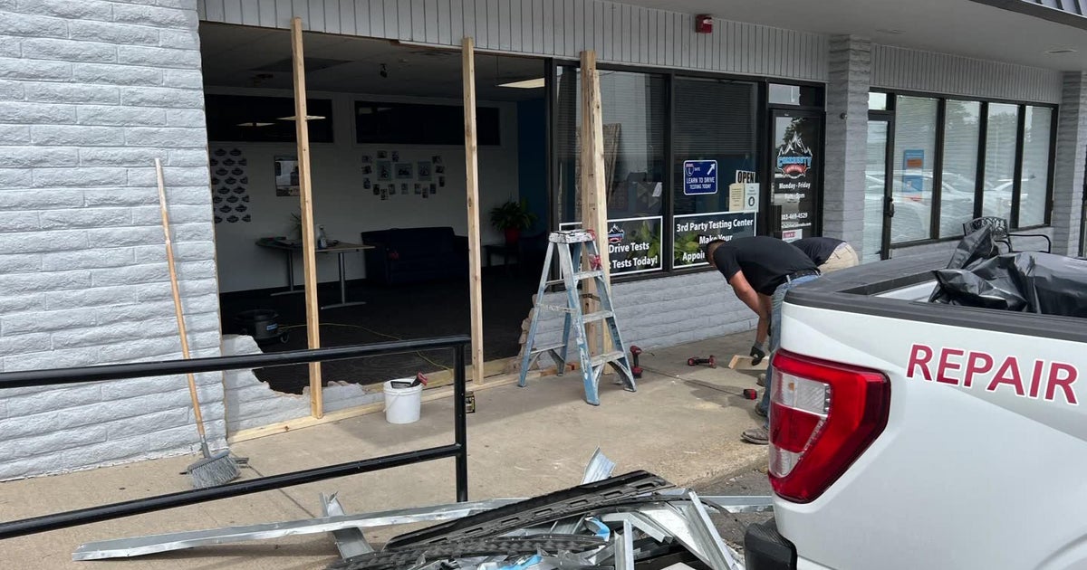 Driving instructor crashes into driving school in Lakewood - CBS Colorado