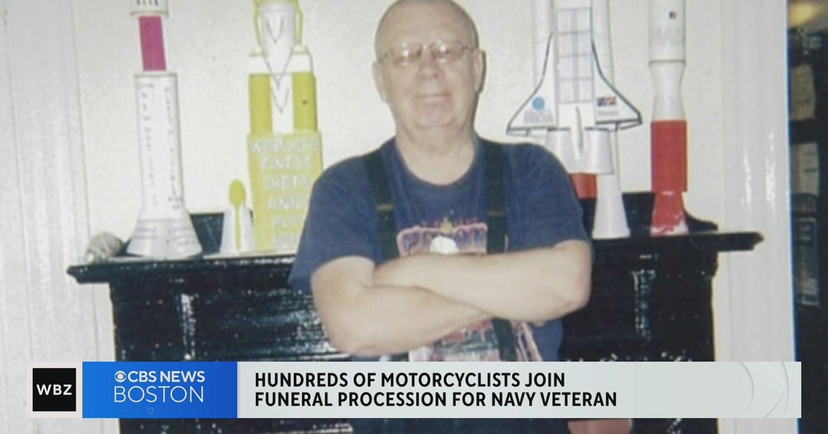Motorcyclists form funeral procession for Navy vet so he's not buried ...