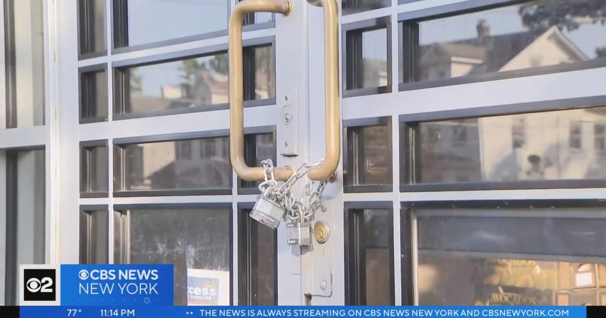 Plainfield building locked, boarded up after being deemed unlivable - CBS New York