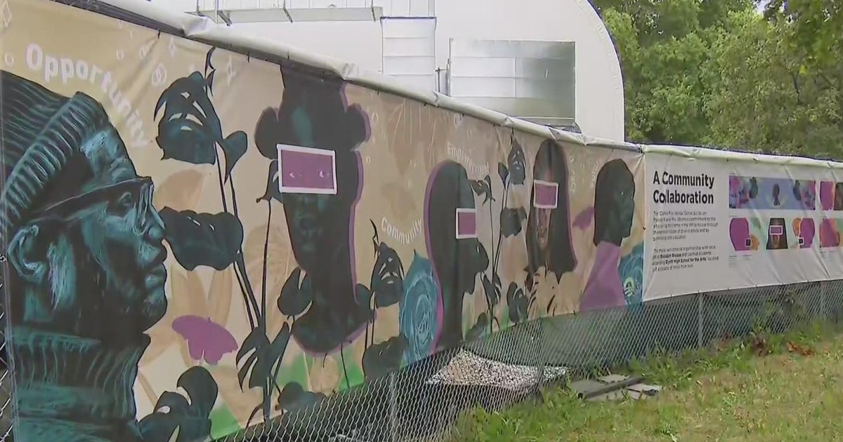 Construction fence mural unveiled at site of Obama Presidential Center ...