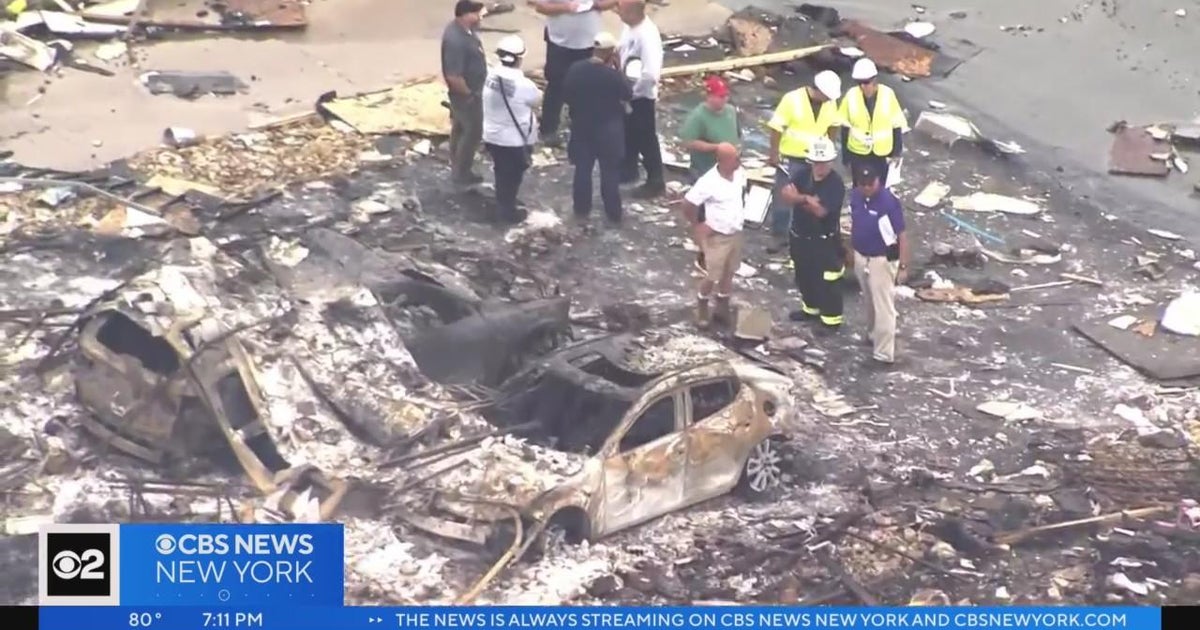 1 killed, 3 hurt after explosion in Plum, Pennsylvania - CBS New York