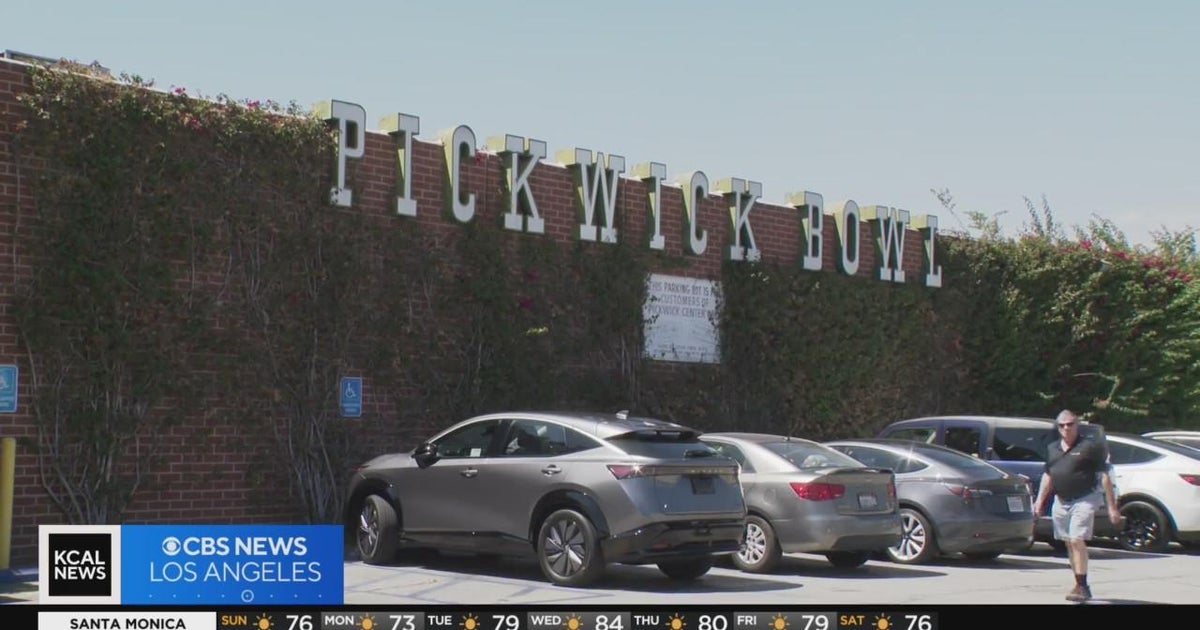Burbank residents outrage as Pickwick Bowling Alley closes doors for ...