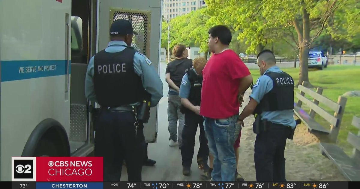 3 arrested after attacks on Lakefront Trail near Oak Street Beach - CBS ...