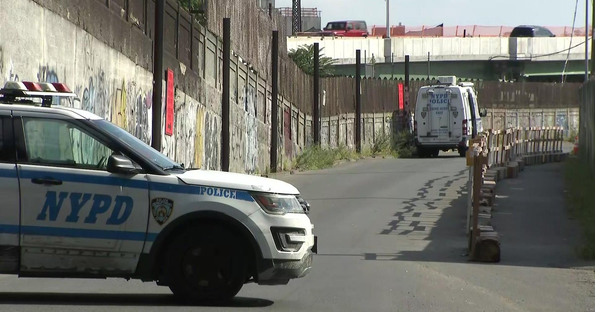 Body found inside garbage bag in the Bronx, police say - CBS New York
