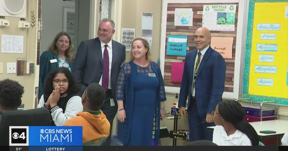 Summer is over, kids! Thousands return to class on Broward's first day ...