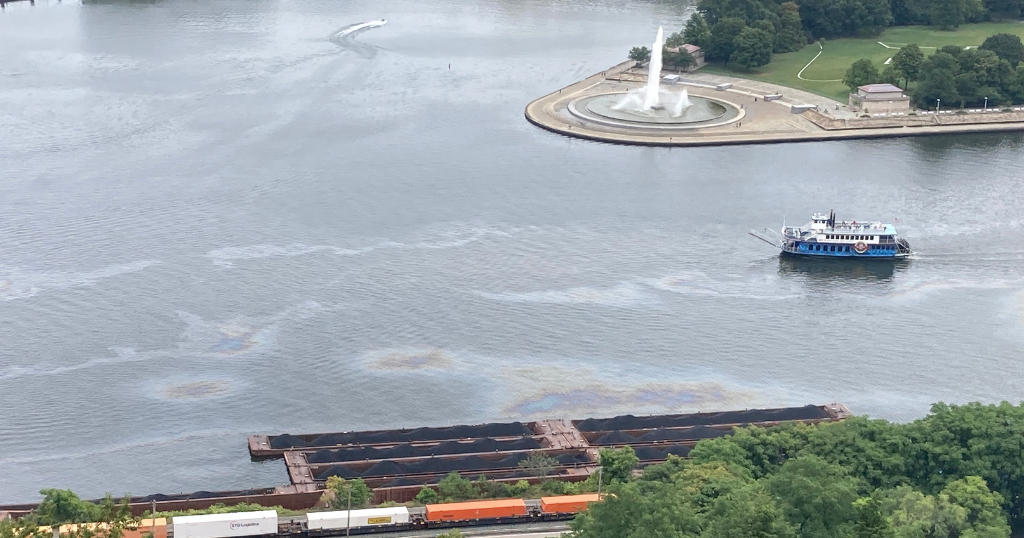 DEP responds to oil sheen on river near Point State Park - CBS Pittsburgh