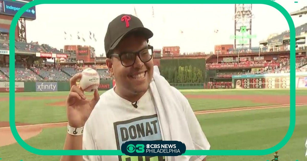 Organ donor recipient Dylan Contreras threw out first pitch at Phillies ...