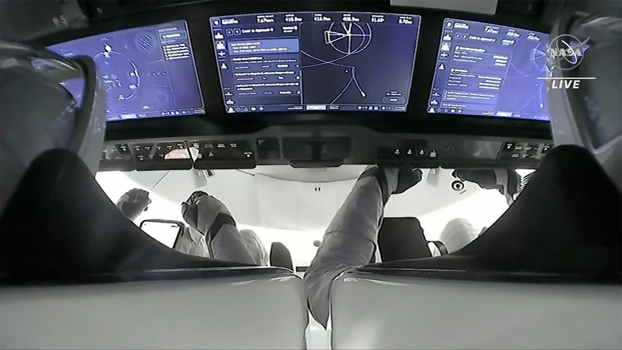 SpaceX Crew Dragon ferries 3-man, 1-woman crew to international space ...