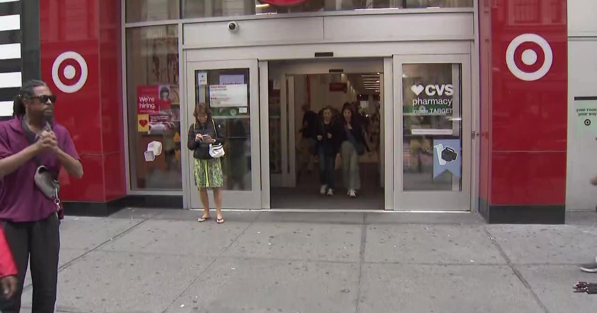 NYPD hunting for suspect following stabbing inside Target store in ...